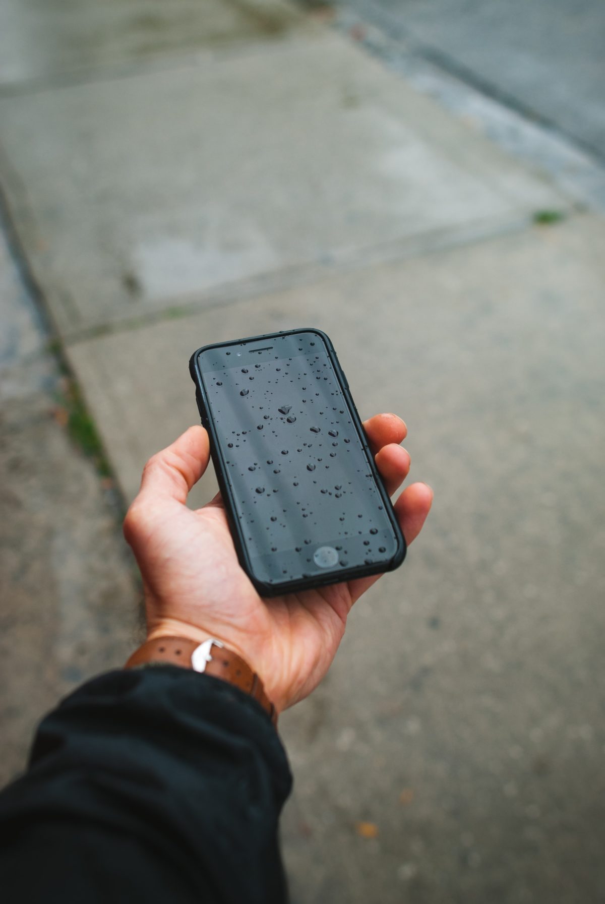 5 Best Practices For Saving A Wet Cell Phone (Rob The Phone Doctor)